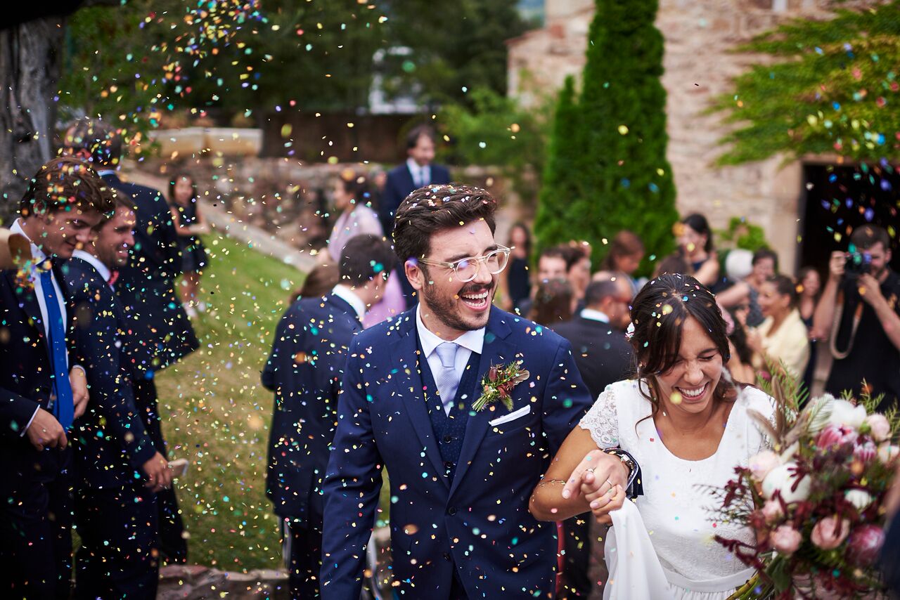 La boda de Laura y Alex en Barcelona | Algo nuevo prestado y azul